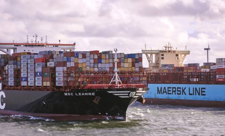 Tàu container di chuyển với tốc độ thấp mọi thời đại - Công Ty TNHH ...